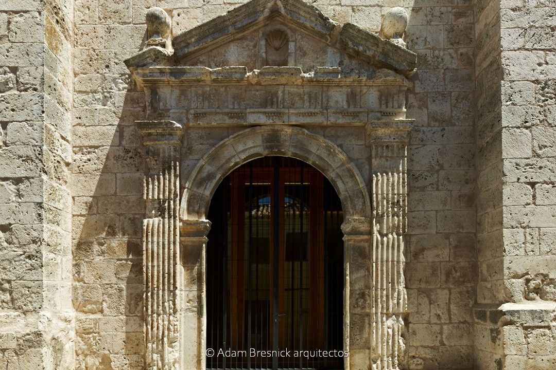 Restauración y adaptación de una capilla del siglo XVI como espacio de ...